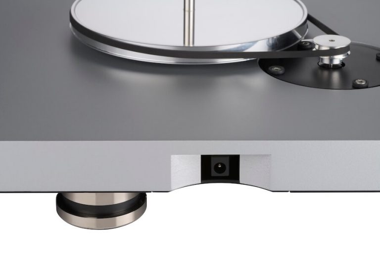 Clearaudio Compass Turntable: German Engineering for New Audiophiles ...