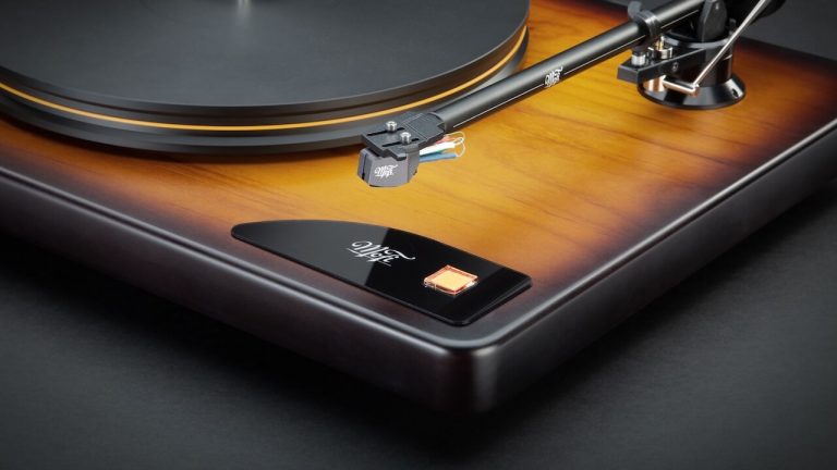 MoFi x Fender American Vintage Turntable: Spinning Vinyl on a Slab of ...